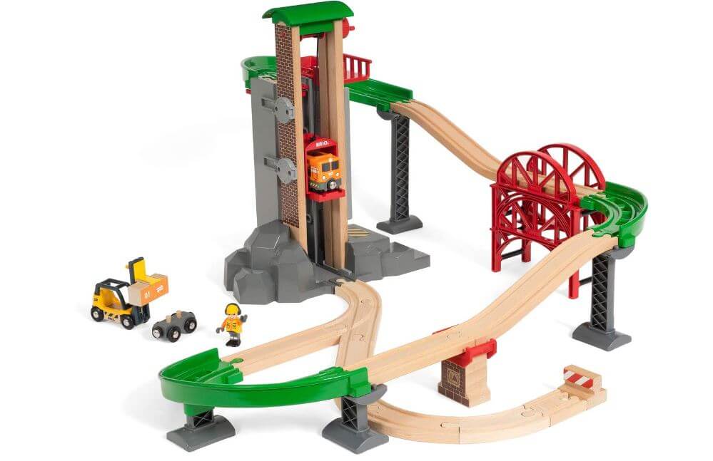 BRIO World 33887 מחסן העמסה ופריקה כולל מסלול - אתר AliBuy